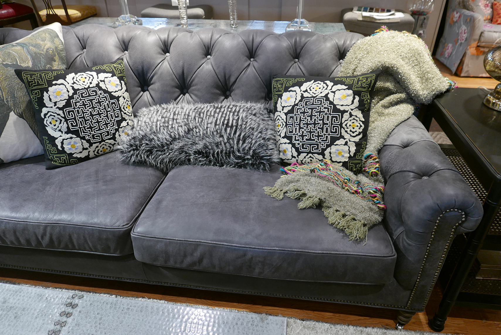 Sofas | ST. LOUIS HOMES & LIFESTYLES